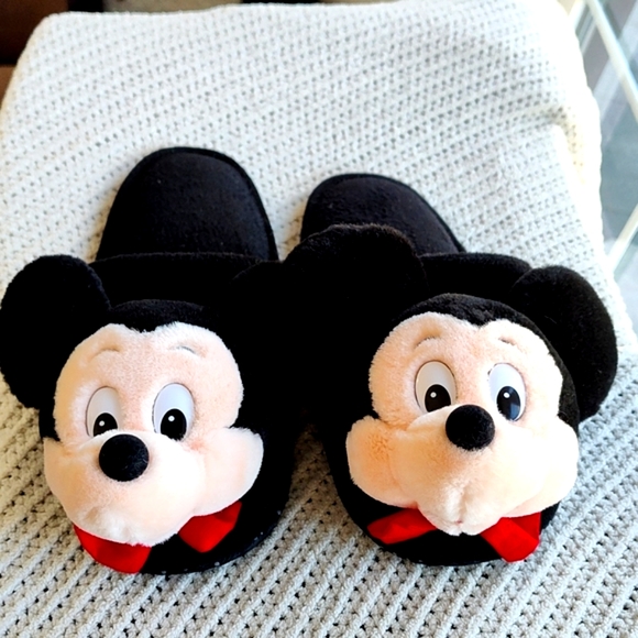 Disney | Shoes | Disney Mickey Mouse Faux Fur Scuff Slipper Womens Sz ...